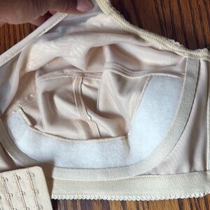 Elila | Intimates & Sleepwear | Elila Cream Fullcoverage Wireless Bra ...